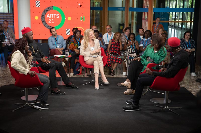 Karin Helmstaedt – Journalist / Presenter / Moderator