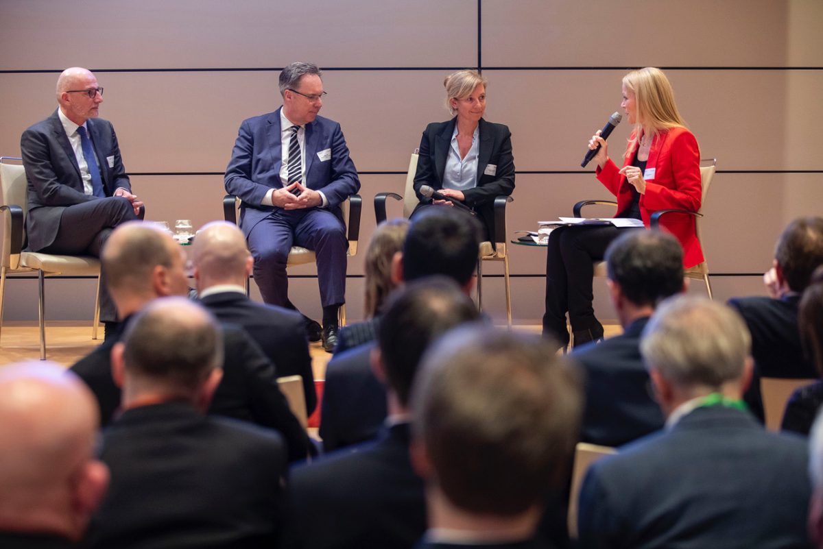 Karin Helmstaedt – Journalist / Presenter / Moderator